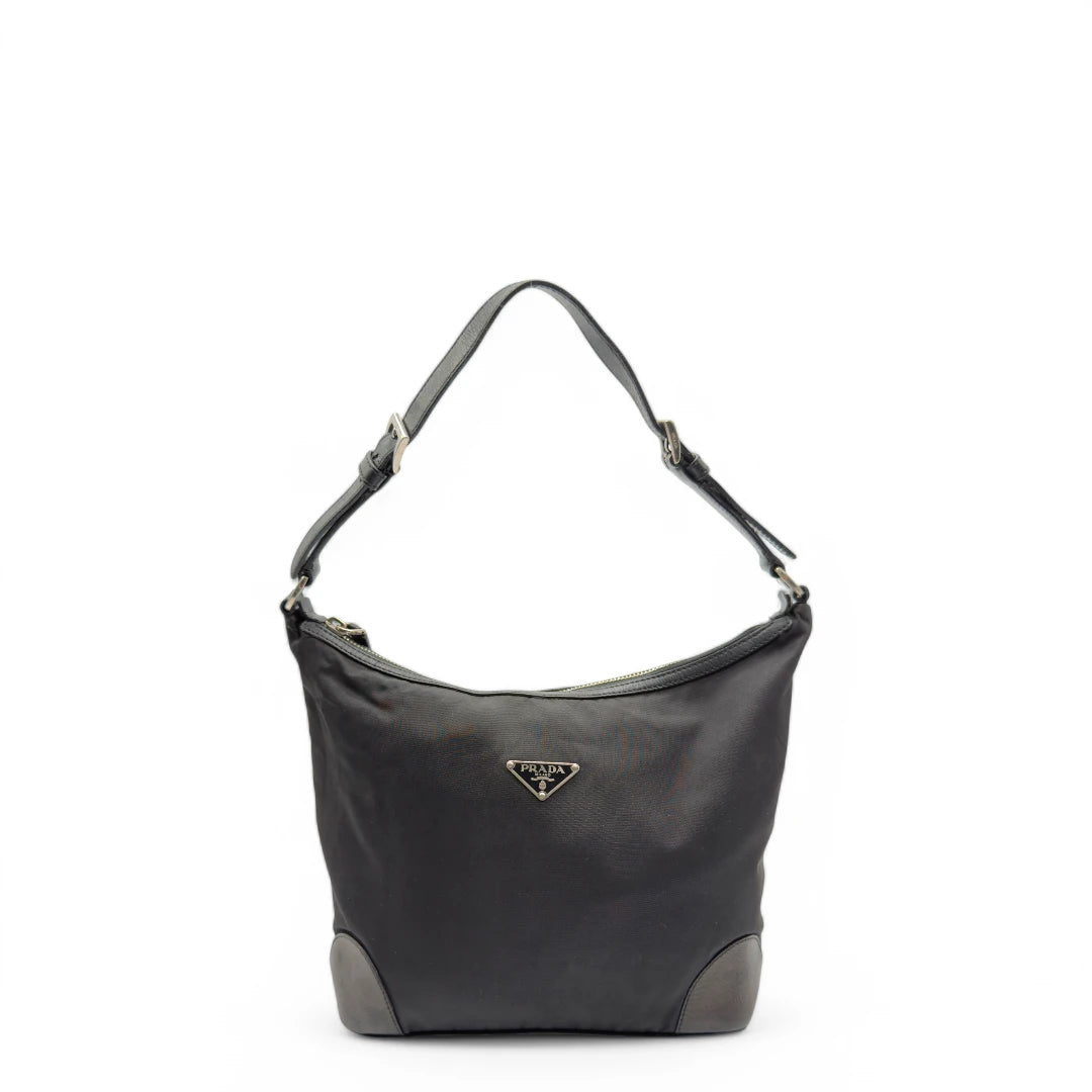 Prada Handtasche Halbmond Form Nylon schwarz | 9ine Life Vintage Shop